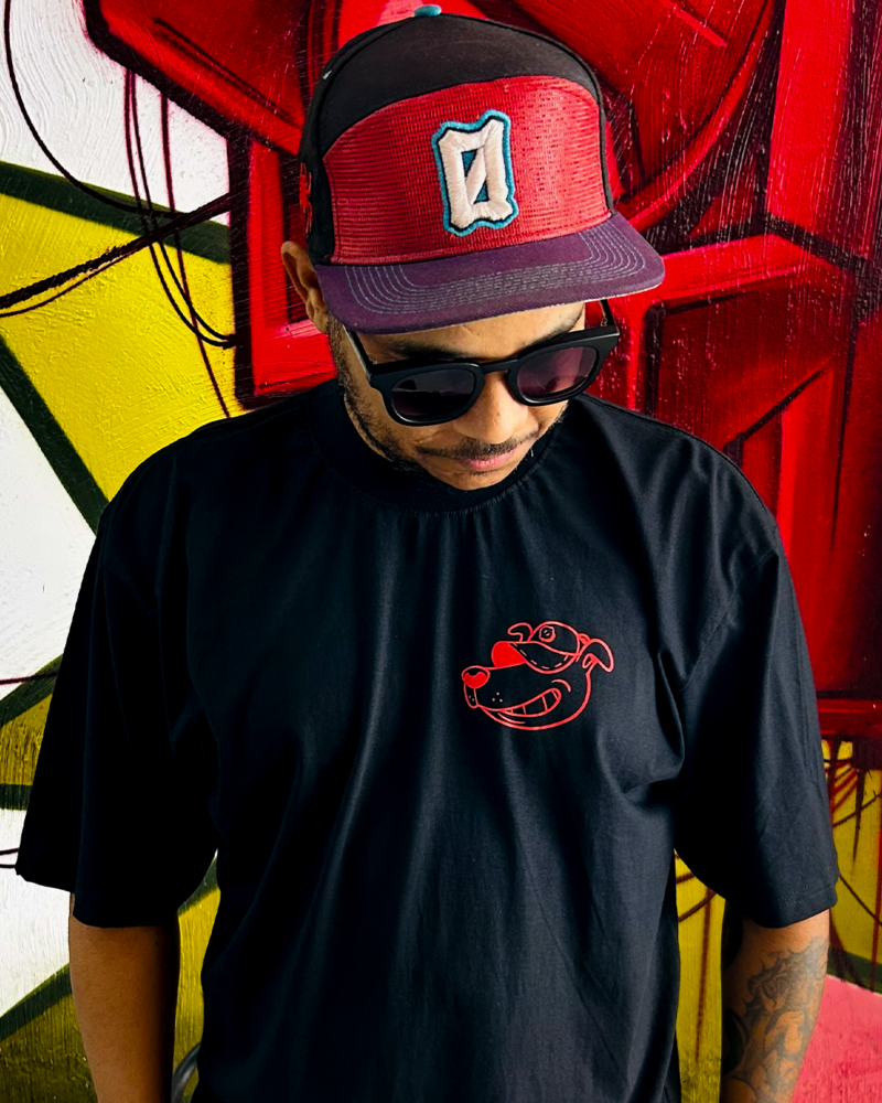 CAMISETA – ODD – PRETA – Odd Graffiti